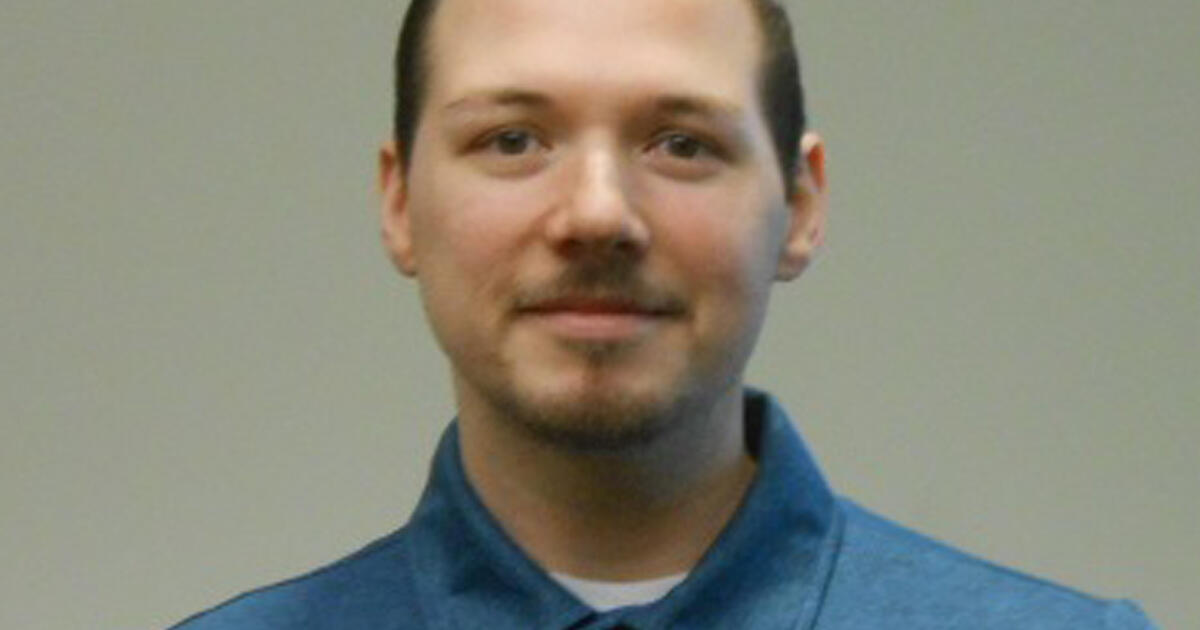 Christopher Warriner | Gary R. Carlson, MD, College of Veterinary ...